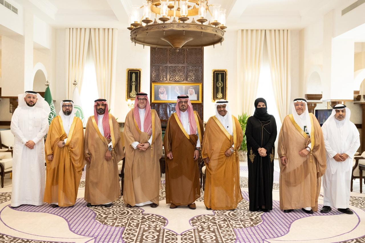 سمو نائب أمير منطقة مكة المكرمة يطلع على منجزات جامعة الملك عبد العزيز ...